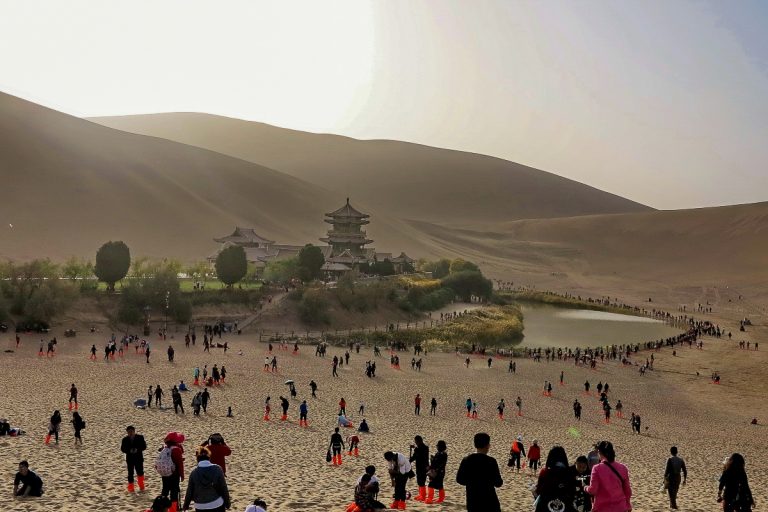 La Chine tente de lutter contre l’avancée du désert de Gobi en Mongolie intérieure - Missions ...