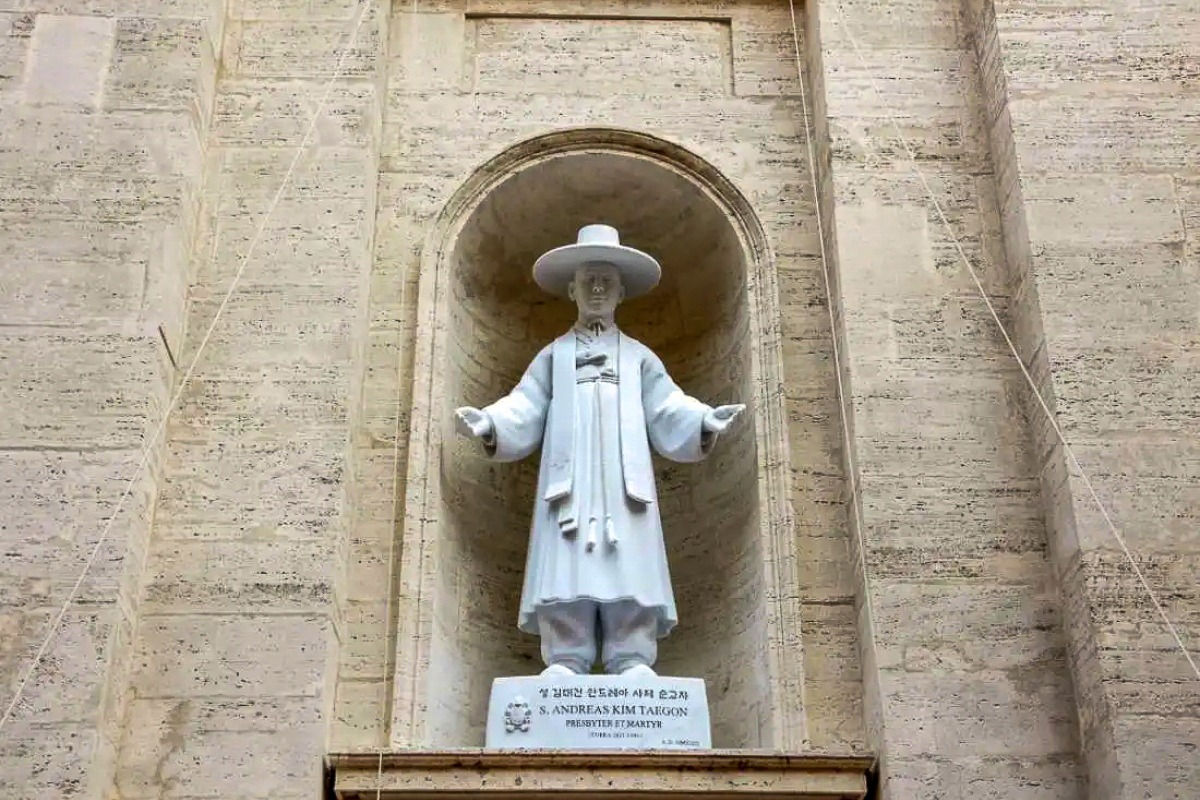 Une statue installée dans la basilique Saint-Pierre pour le 177e ...